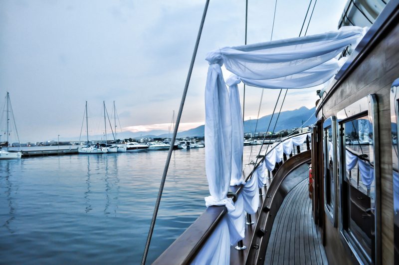 Boat staging : Sell faster at a better price, pay later - LiveYacht by ...